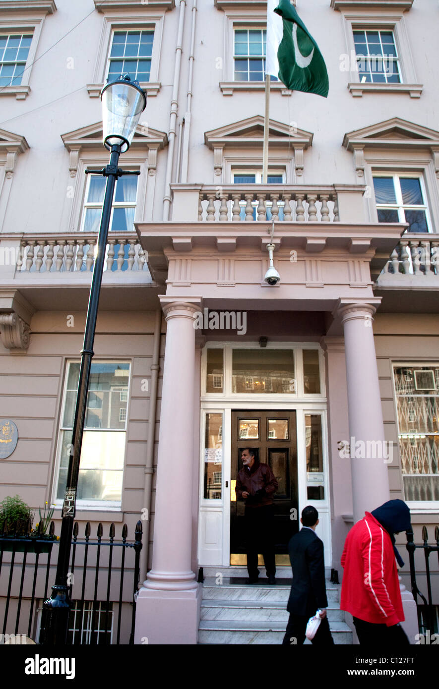 Pakistan High Commission, Lowndes Square, London Stock Photo - Alamy