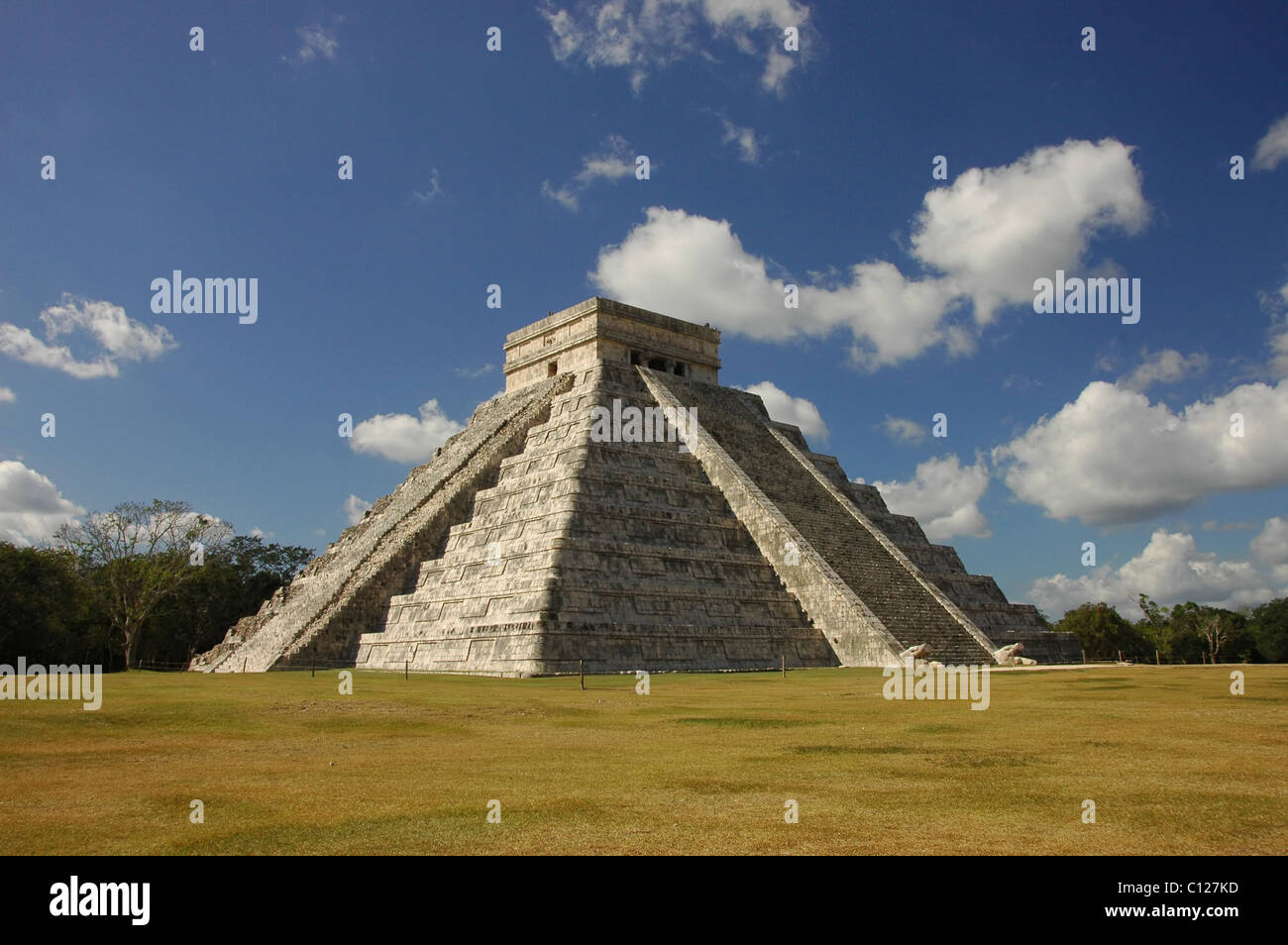 Kukulkan pyramid at Chichen Itza, Mexico Stock Photo - Alamy