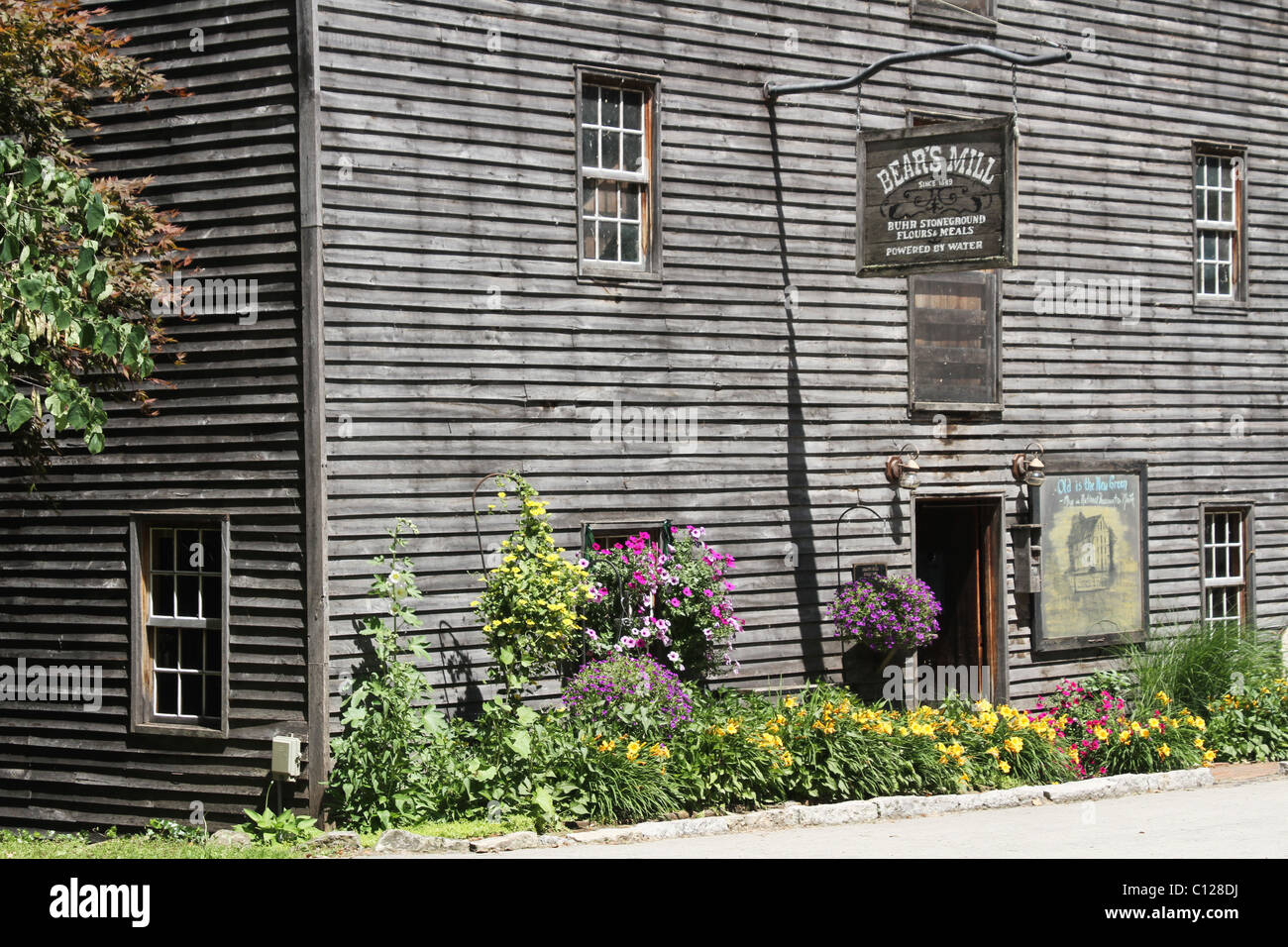 Historic bears mill hi-res stock photography and images - Alamy