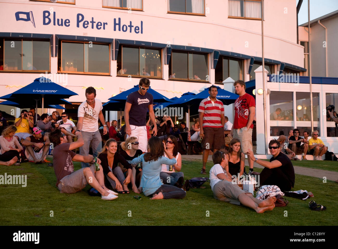 Blue peter restaurant bloubergstrand cape hi-res stock photography and ...