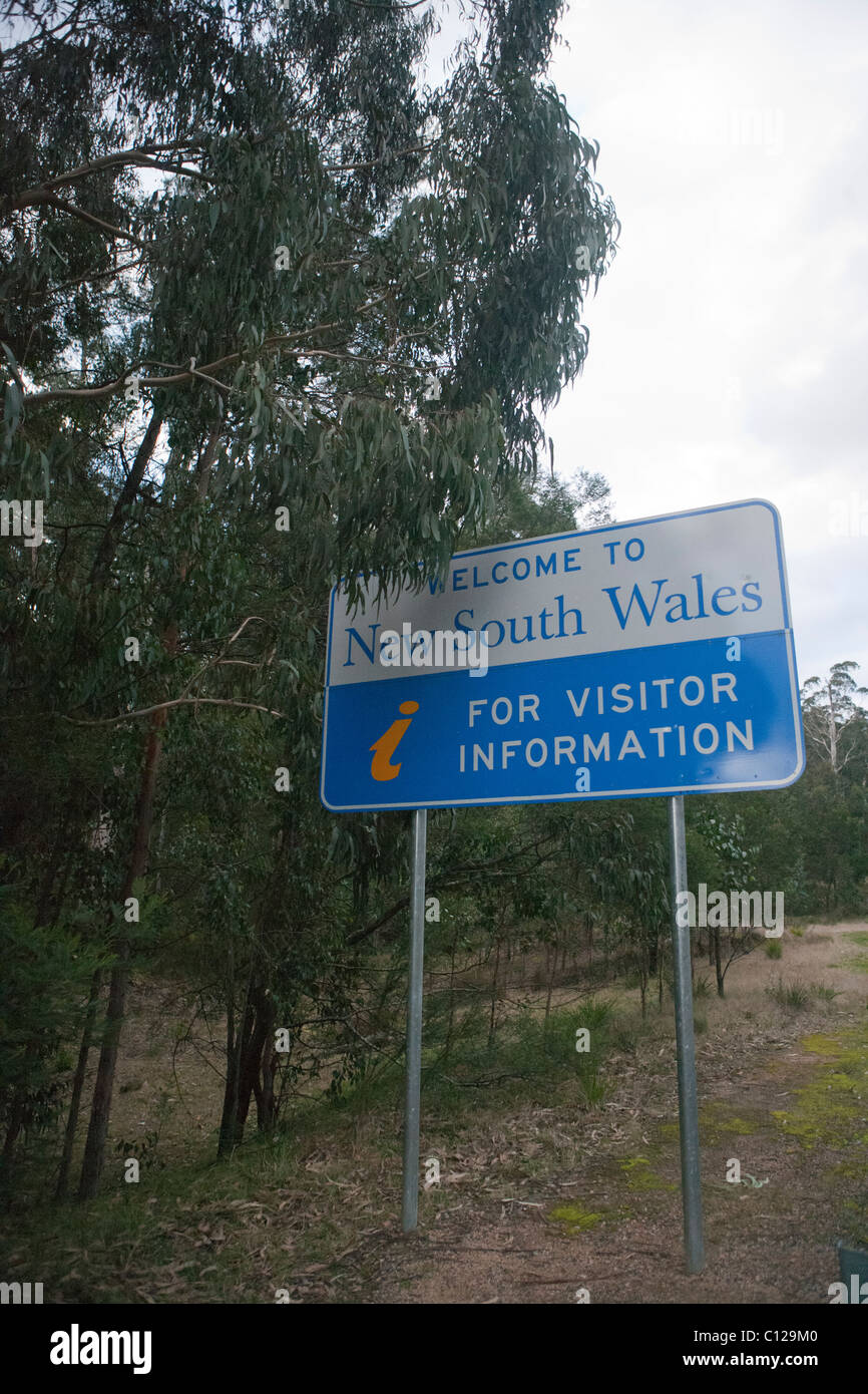 Welcome to wales road sign hi-res stock photography and images - Alamy