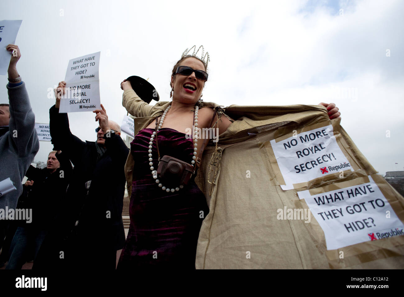 Republic Demo at Buckingham Palace Stock Photo - Alamy