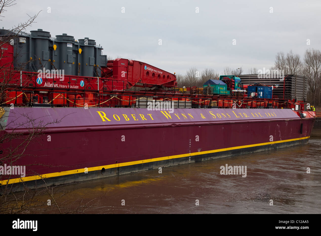 Delivery of Alstom National Grid Transformer, Preston from the barge ...