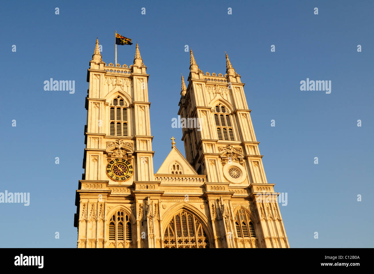 Front of westminster abbey hi-res stock photography and images - Alamy