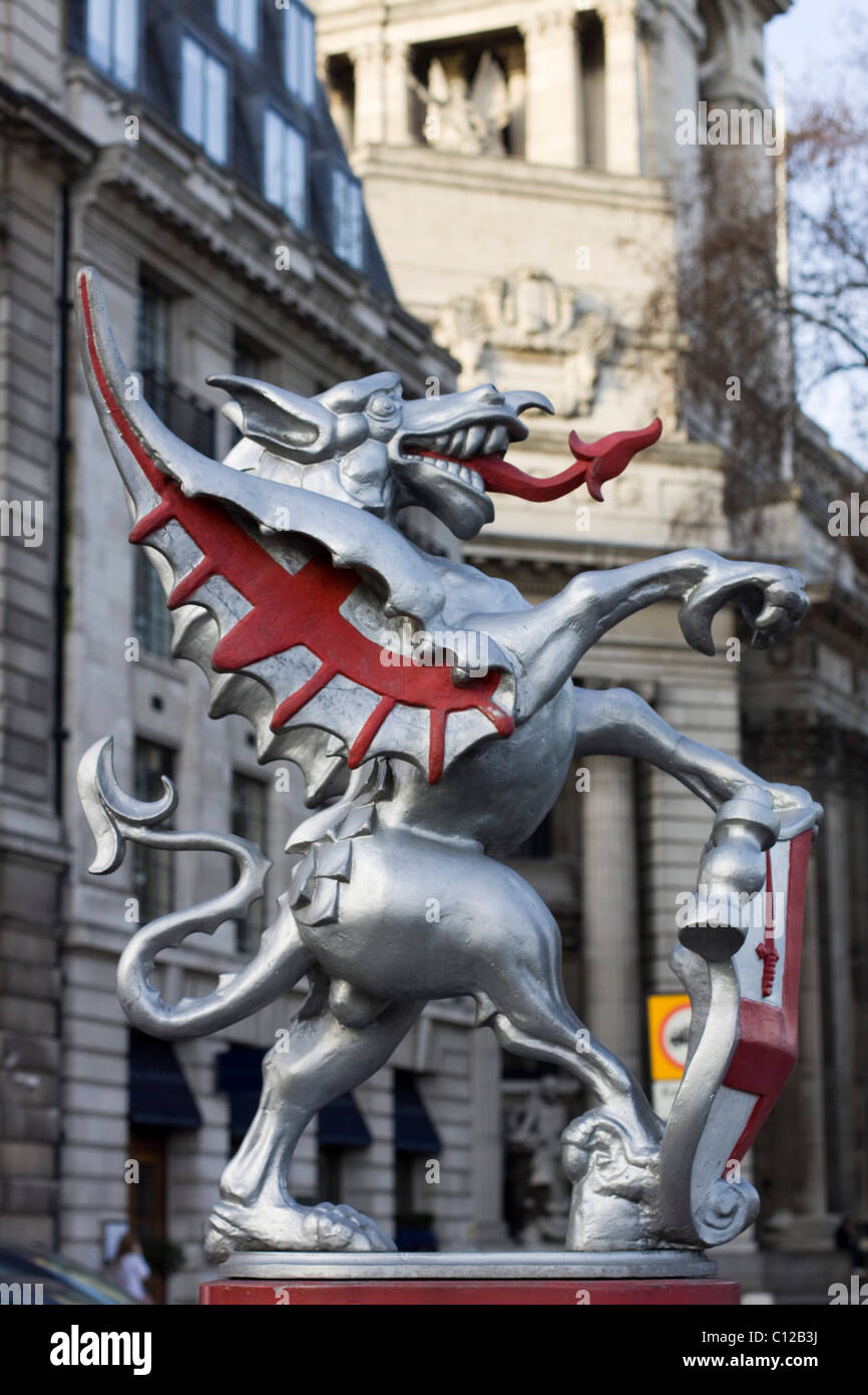Dragons and shield hi-res stock photography and images - Alamy