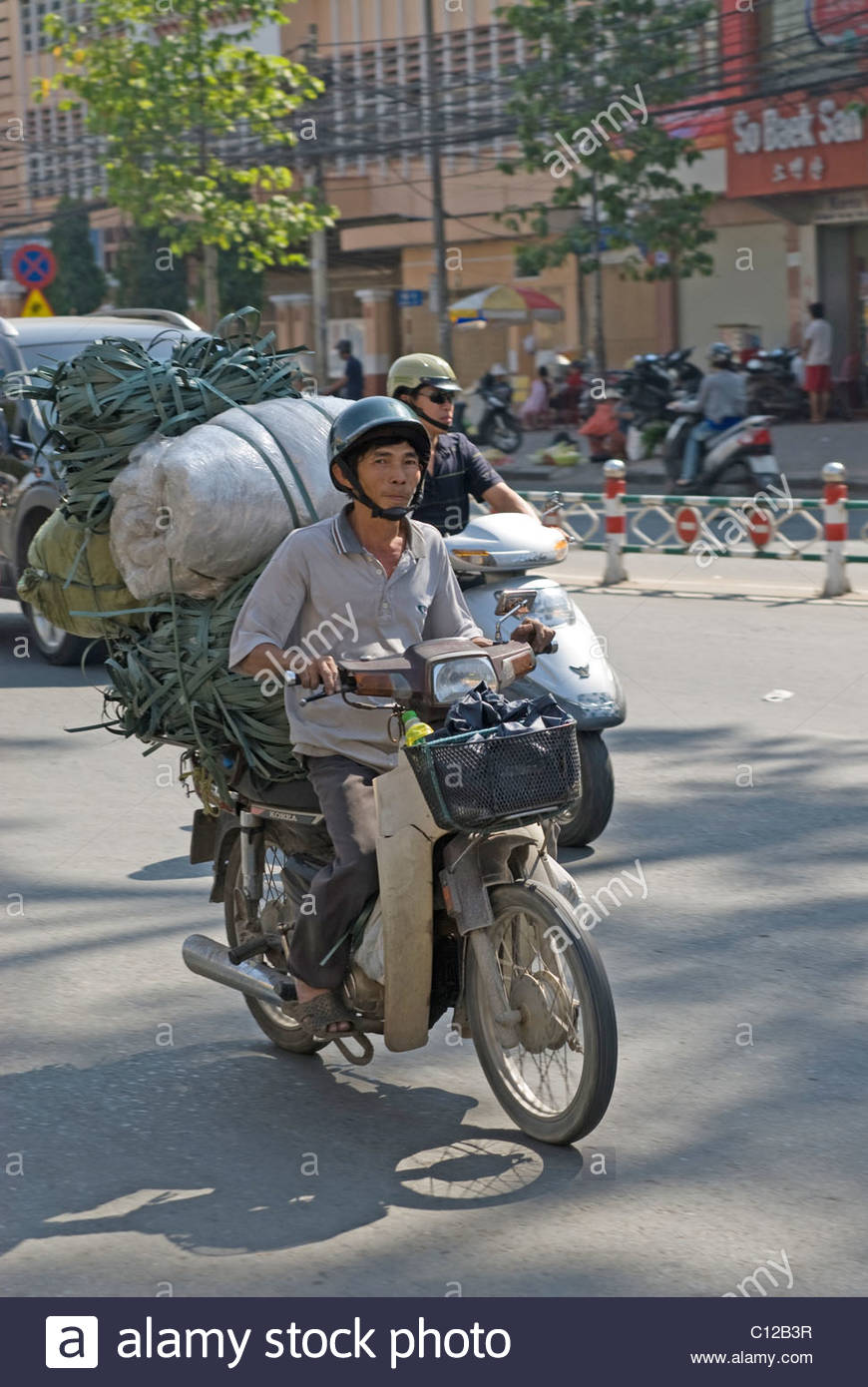 Motorcycle Delivery Stock Photos & Motorcycle Delivery Stock Images - Alamy