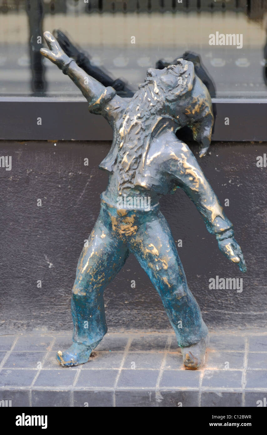 Statues of dwarfs hi-res stock photography and images - Alamy