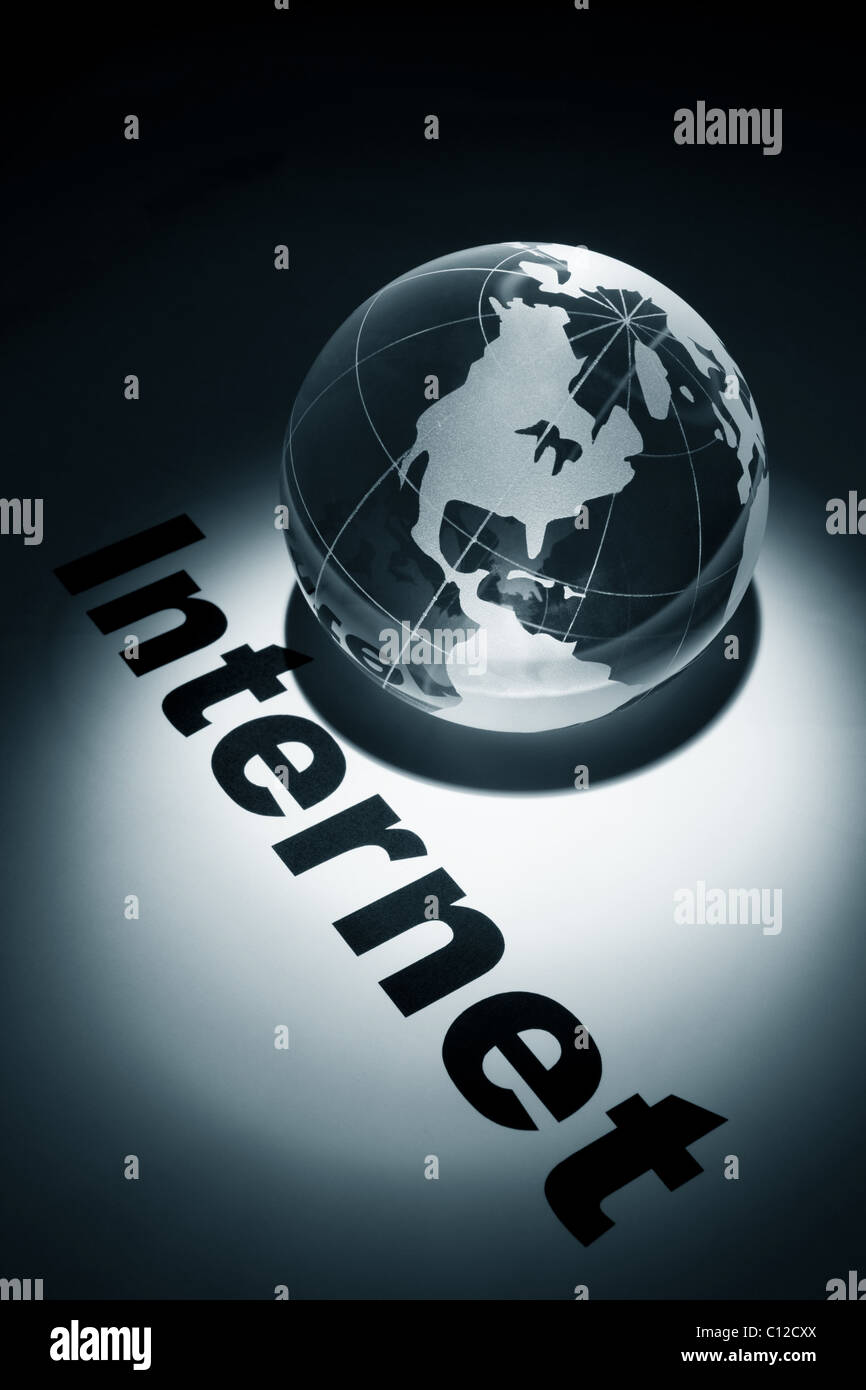 Internet globe hi-res stock photography and images - Alamy