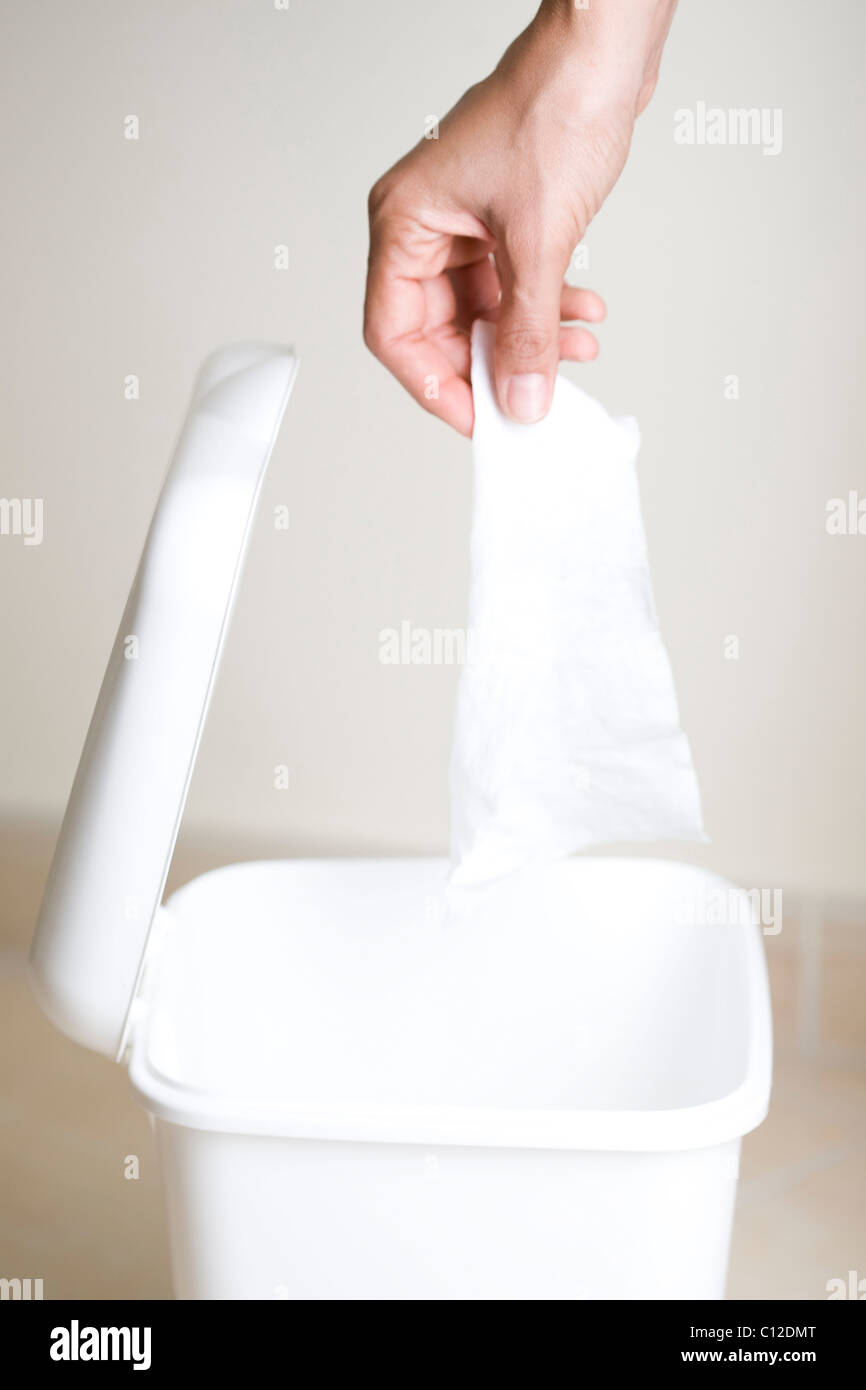 Tissues bin hi-res stock photography and images - Alamy