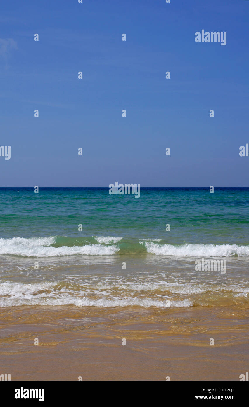 Rolling surf sandy beaches hi-res stock photography and images - Alamy