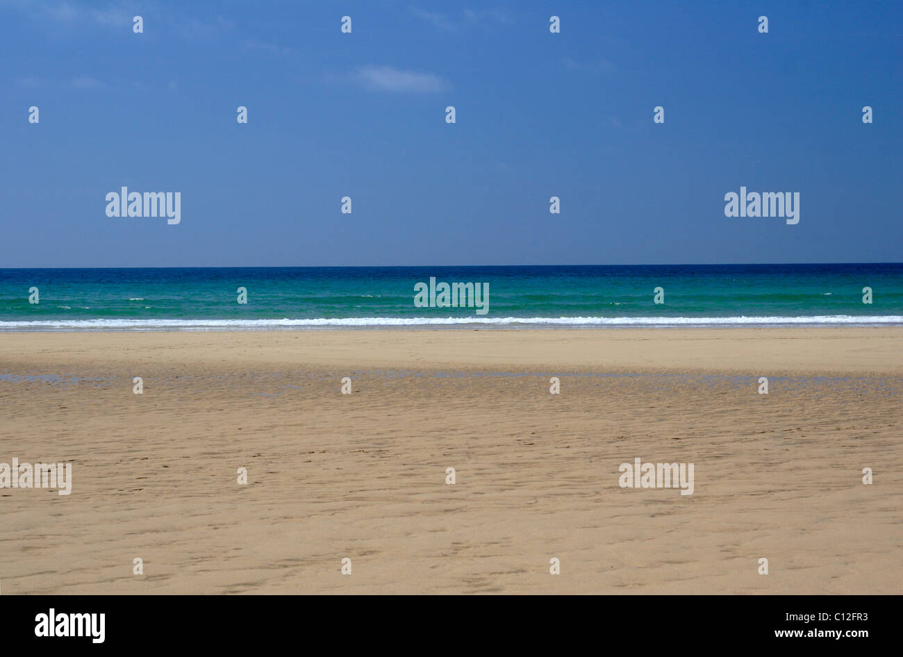Sandy beach rolling waves summer hi-res stock photography and images ...