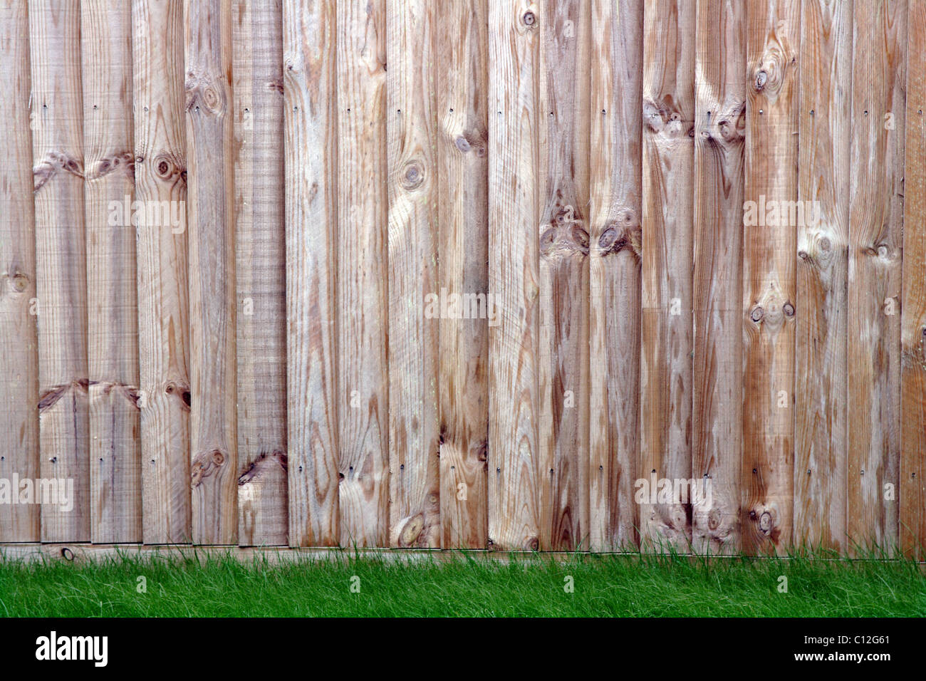 Featheredge fencing hi-res stock photography and images - Alamy