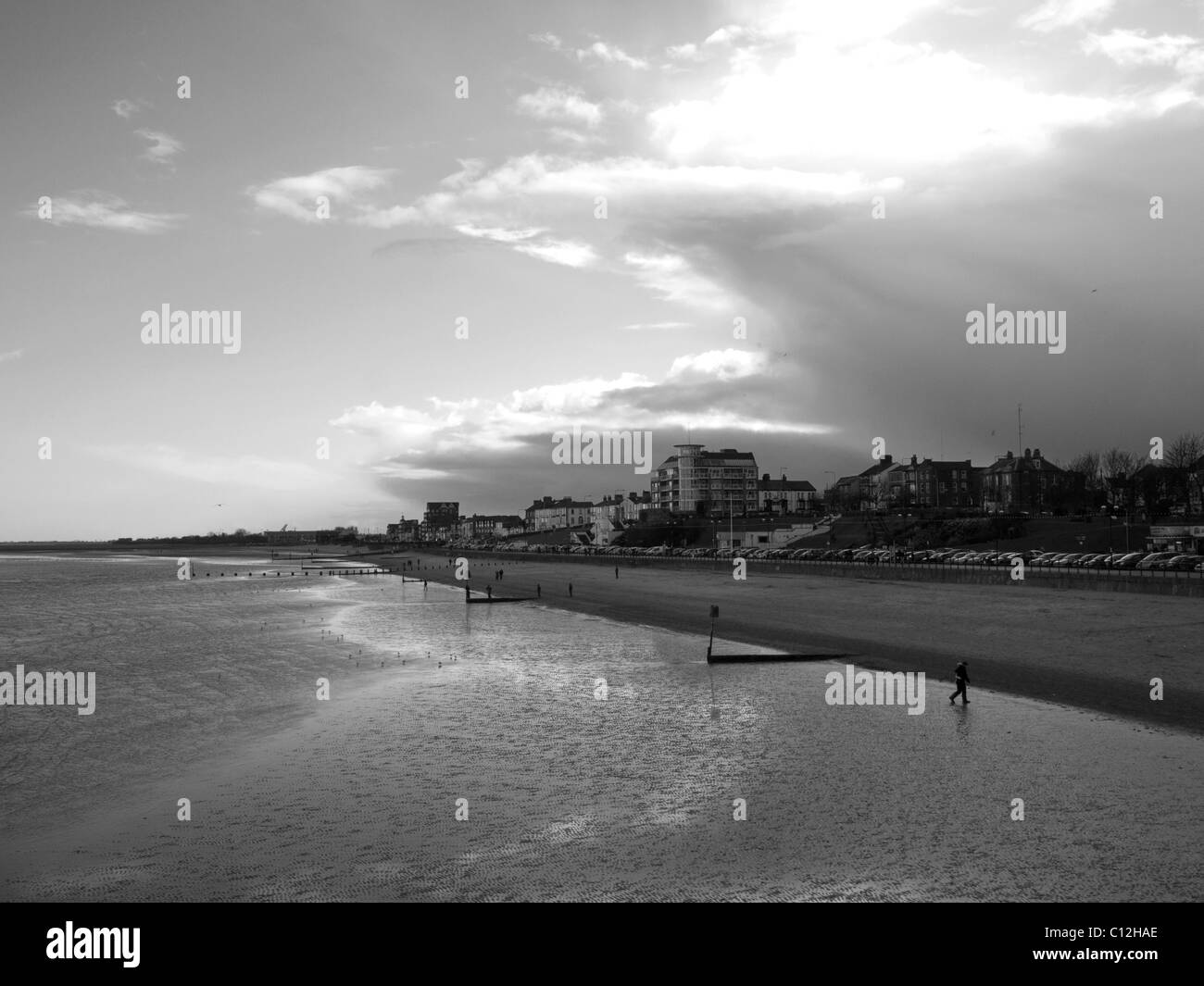 Beach promenade cleethorpes beach cleethorpes hi-res stock photography ...