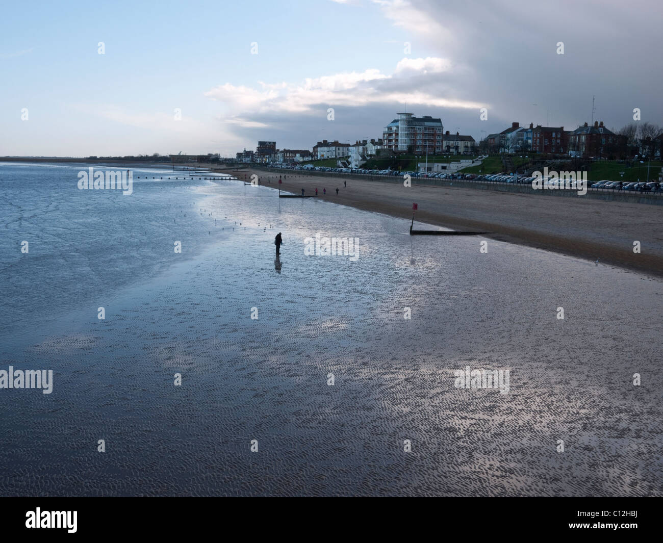 Beach promenade cleethorpes beach cleethorpes hi-res stock photography ...