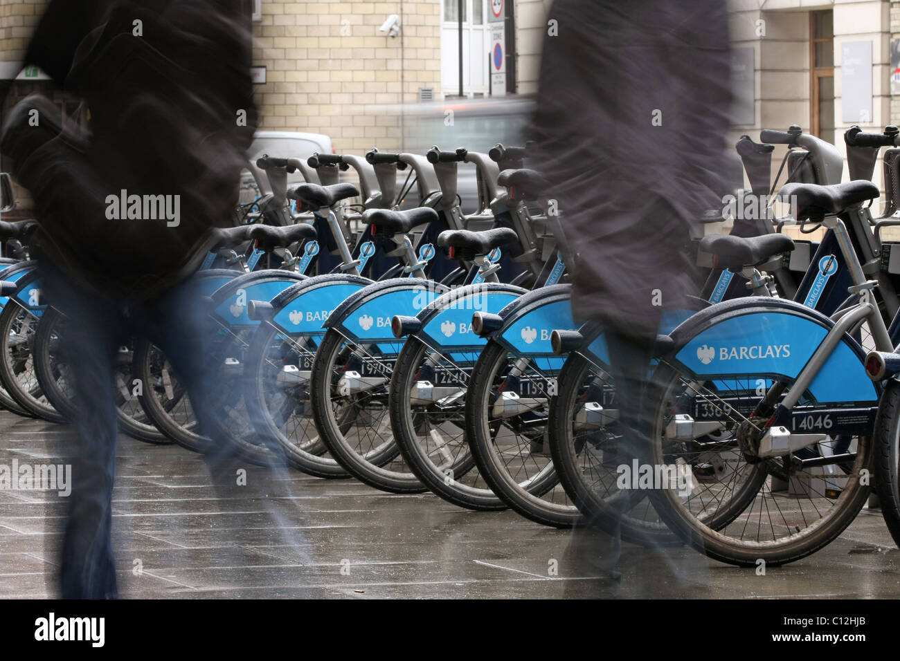 Two blurred figures hi-res stock photography and images - Alamy
