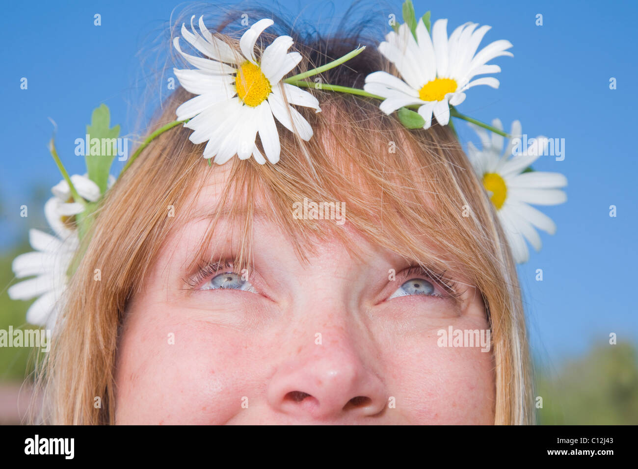 Daisy chain hi-res stock photography and images - Alamy