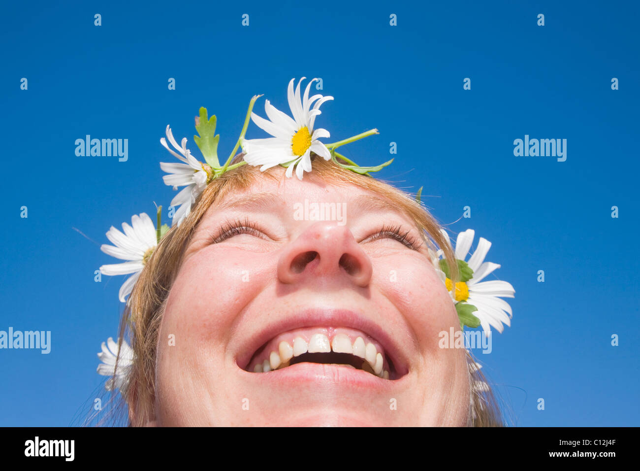 Daisy chain hi-res stock photography and images - Alamy