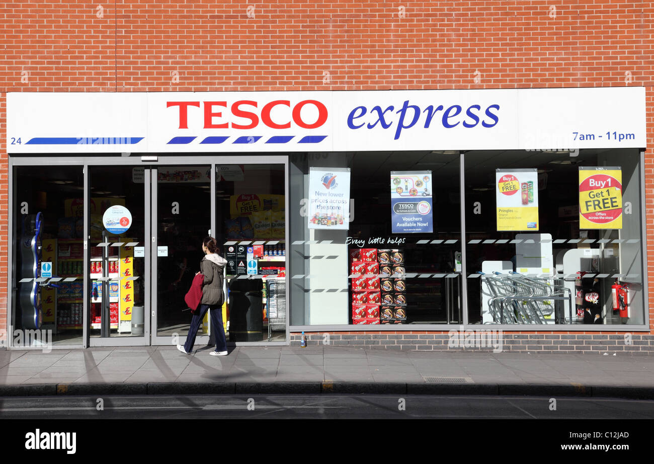 Tesco Express store in a U.K. city Stock Photo - Alamy