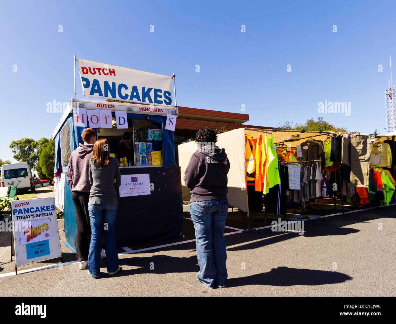 Car Boot market, vendors selling produce and second hand goods Stock ...