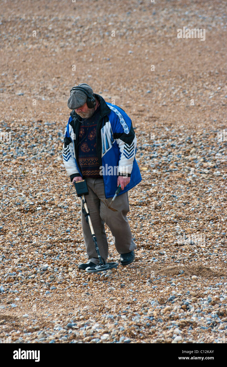 Person with metal detector hi-res stock photography and images - Alamy
