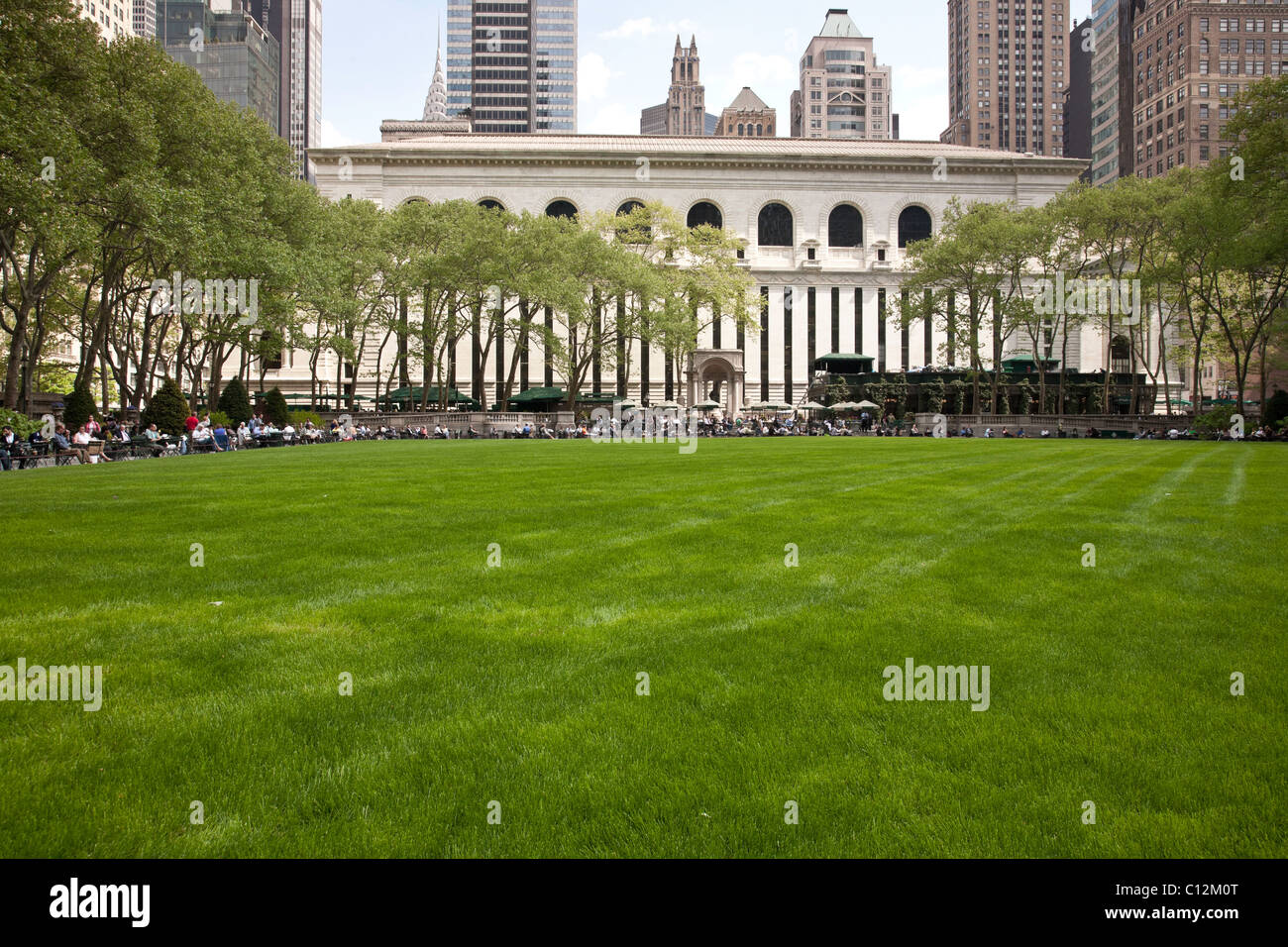 Bryant Park Lawn and NY Public Library, NYC Stock Photo - Alamy