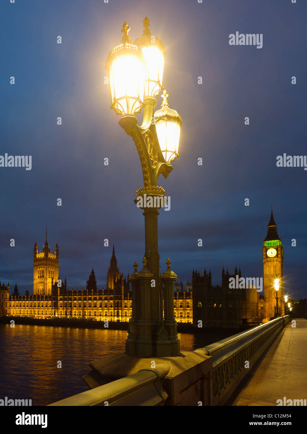 Victorian houses at night hi-res stock photography and images - Alamy
