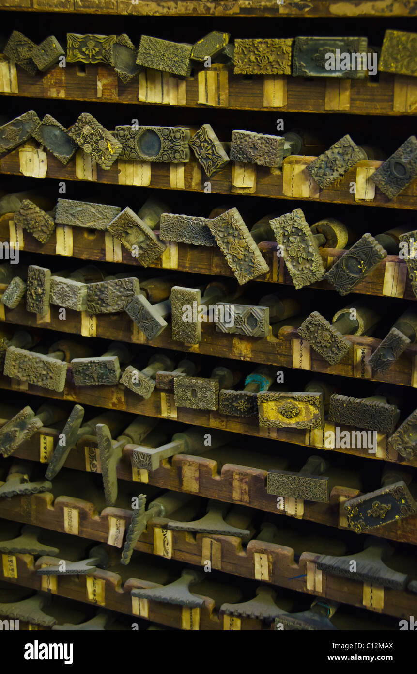 Antique printing blocks hi-res stock photography and images - Alamy