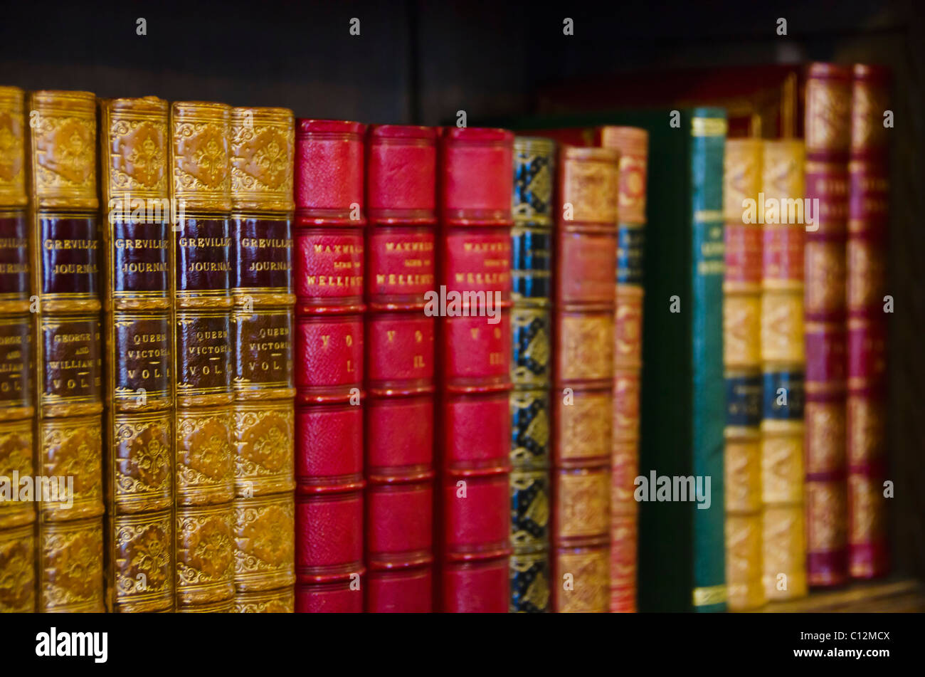History book on shelf hi-res stock photography and images - Alamy