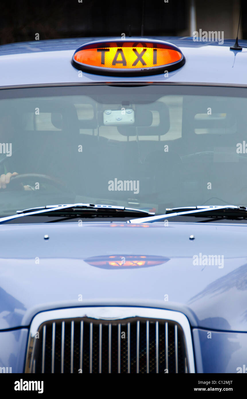 United Kingdom, Traditional taxi Stock Photo - Alamy