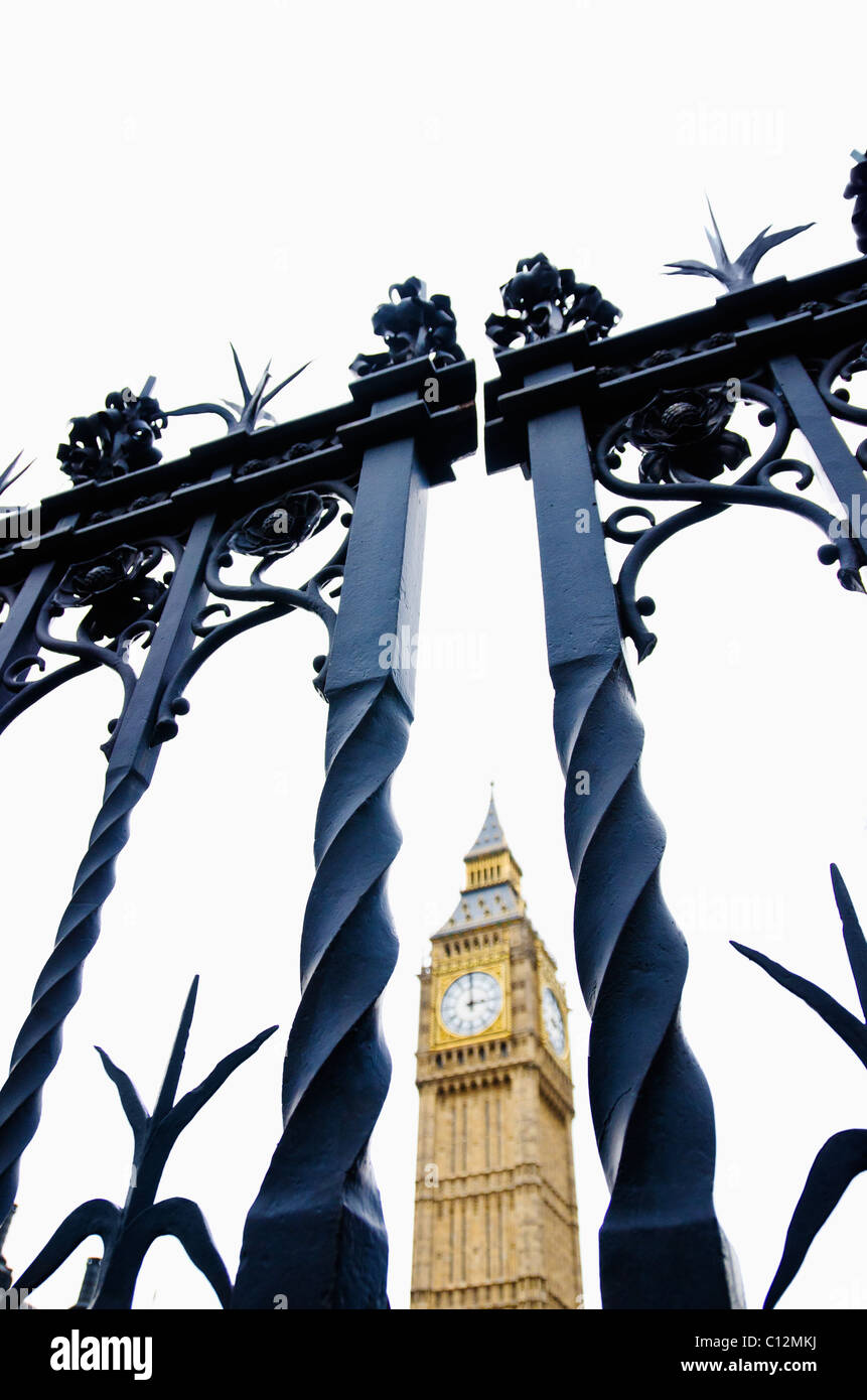 United Kingdom, London, Big Ben through metal gates Stock Photo - Alamy