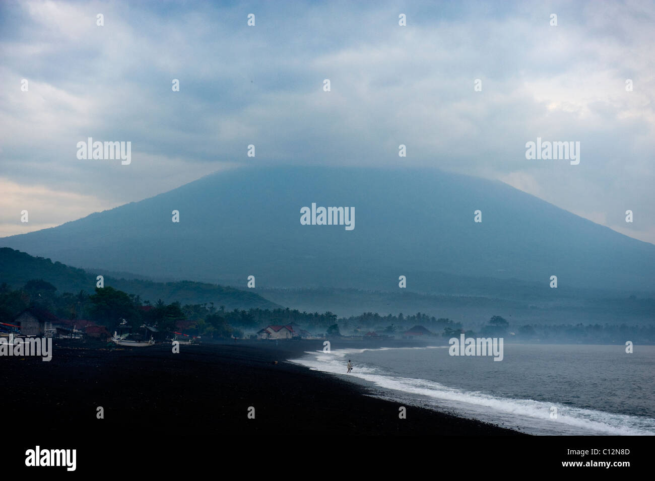 Mt agung volcano eruption hi-res stock photography and images - Alamy