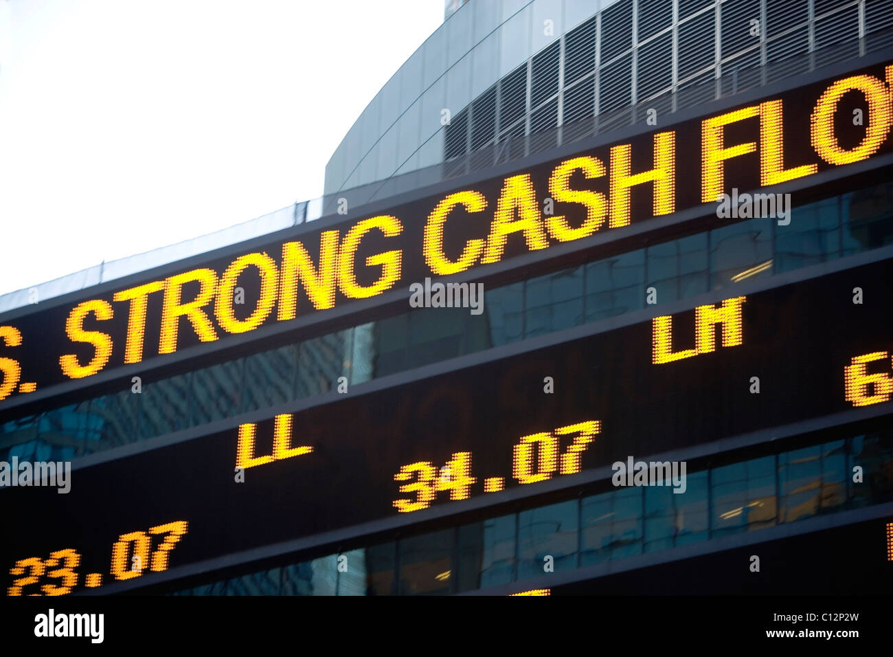 Times square ticker tape new york hi-res stock photography and images ...