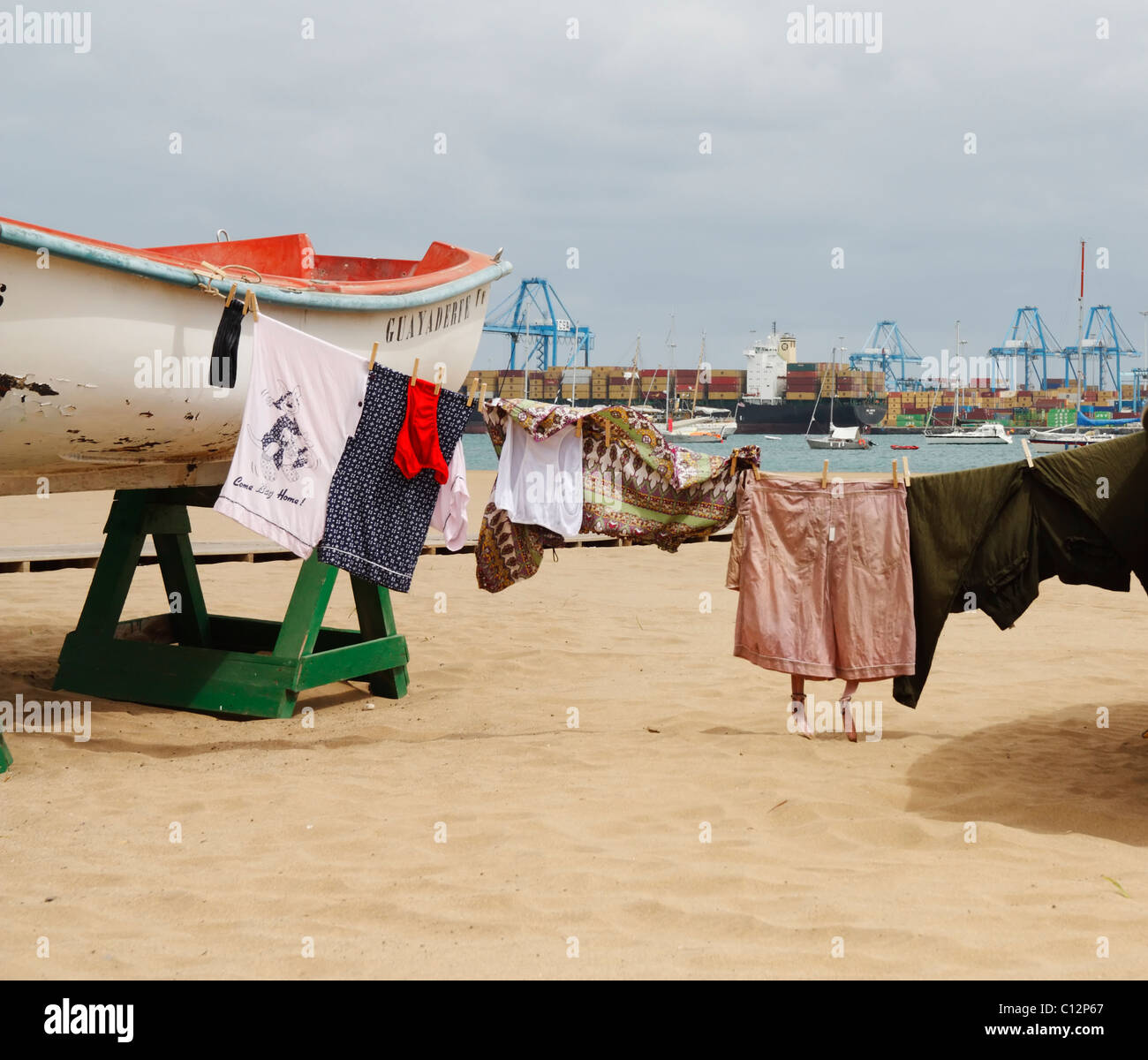 Washing line knickers hi-res stock photography and images - Alamy