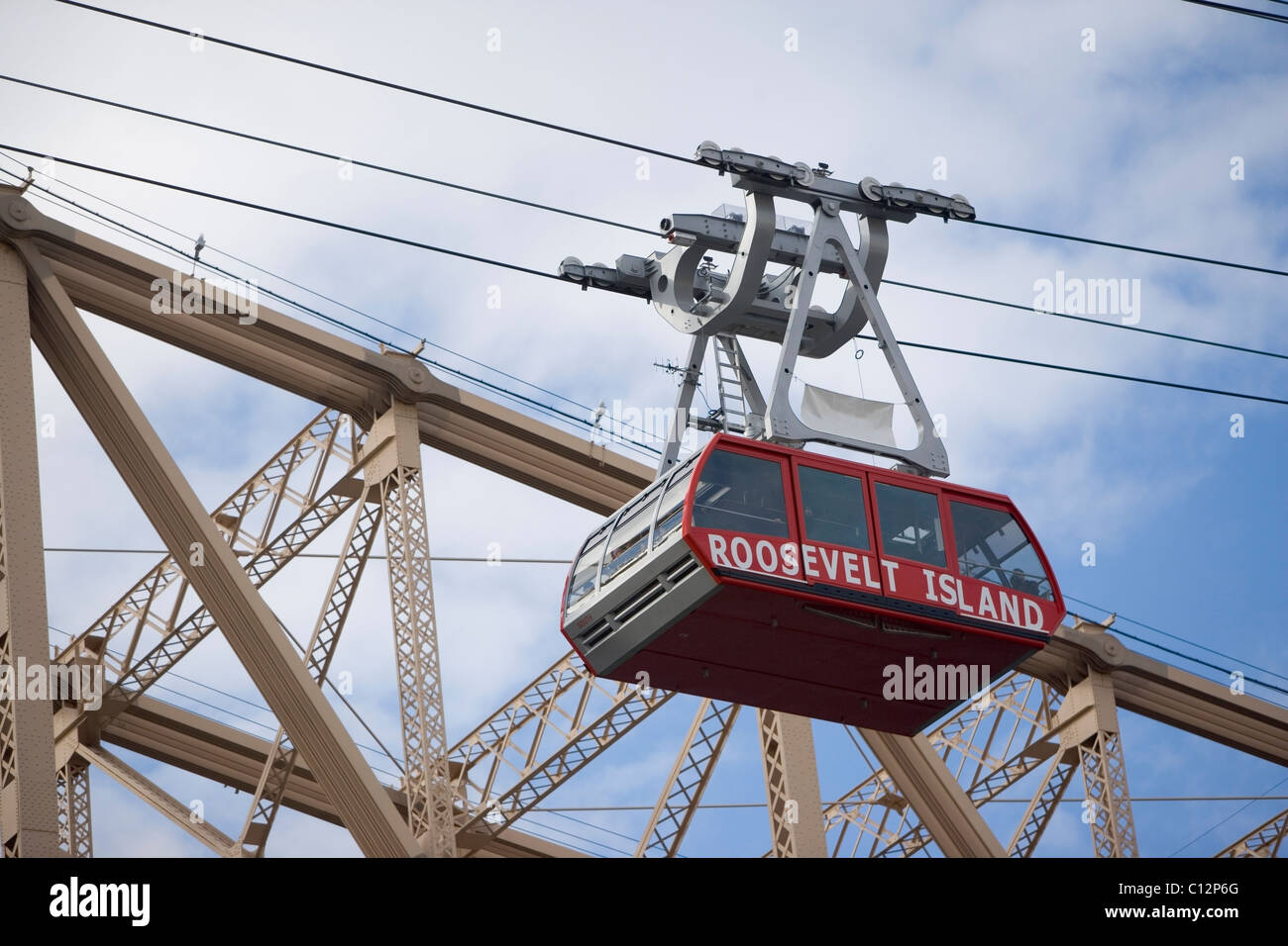 USA, New York State, New York City, Cable car on Queensboro Bridge ...