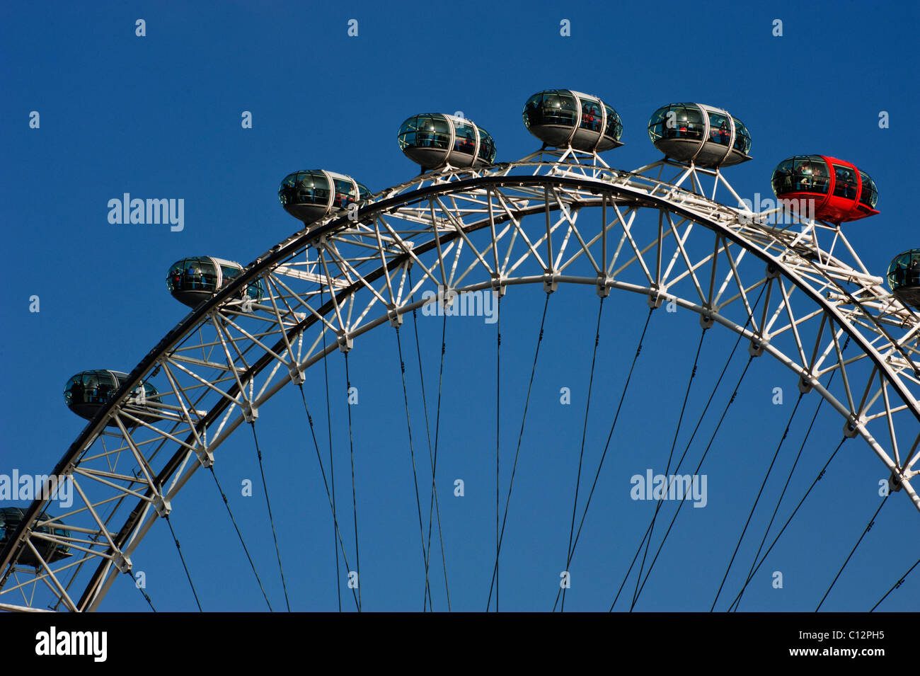 London eye ferris wheel millennium hi-res stock photography and images ...