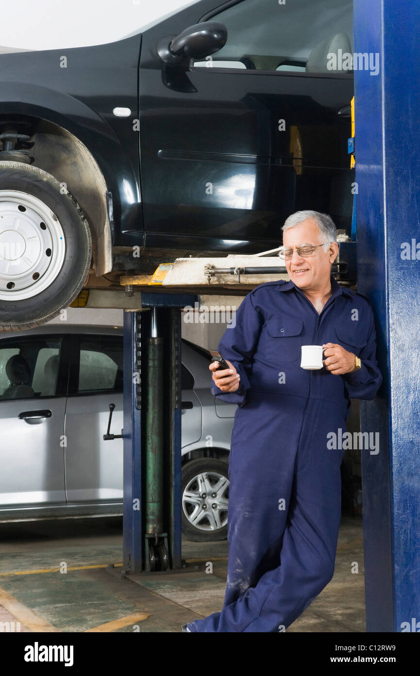 Coffee shop on platform hi-res stock photography and images - Alamy
