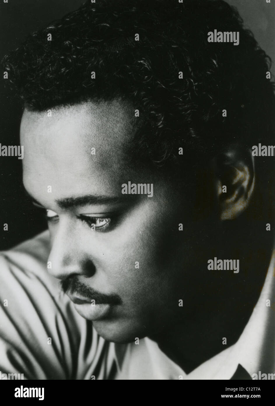 LUTHER VANDROSS (1951-2005) Promotional photo of US singer and ...