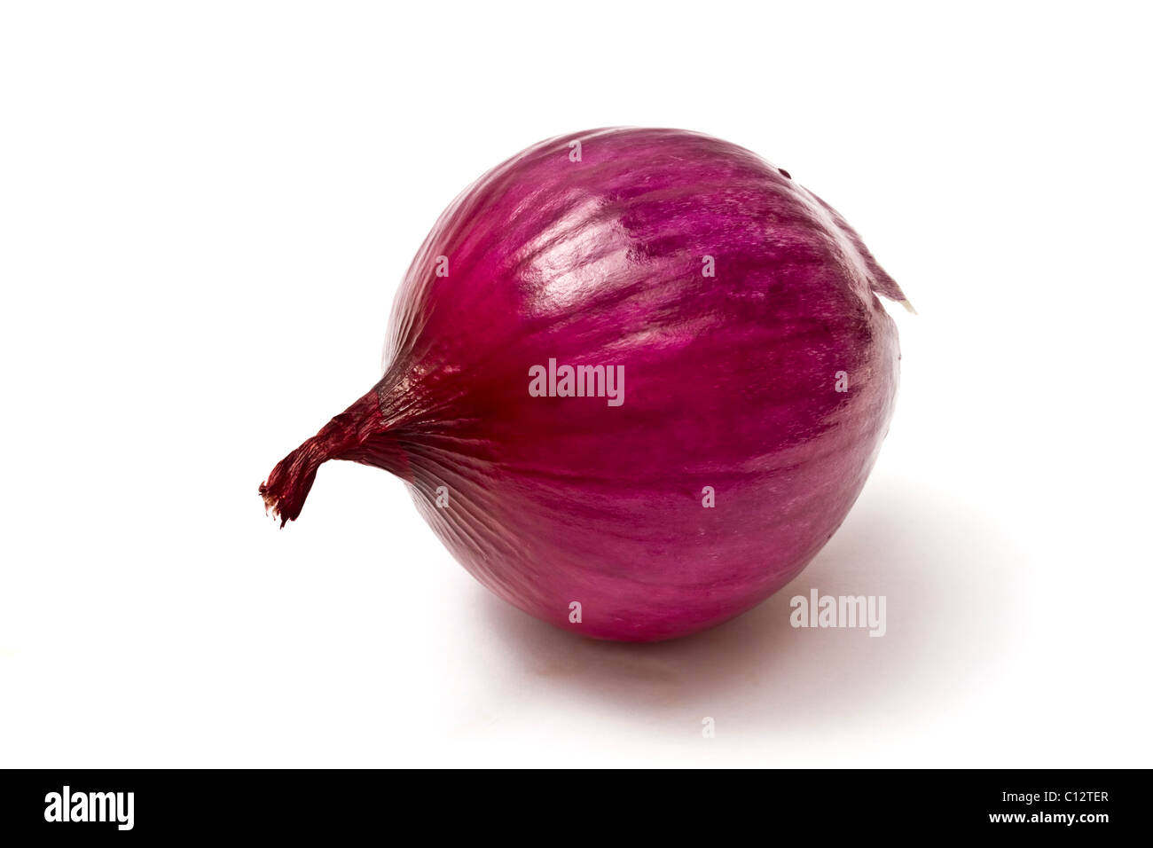 Red onion isolated on white background Stock Photo - Alamy