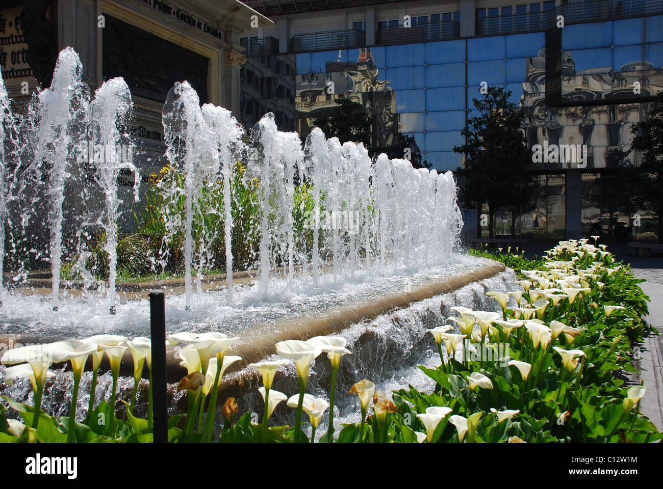 Granada office building hi-res stock photography and images - Alamy