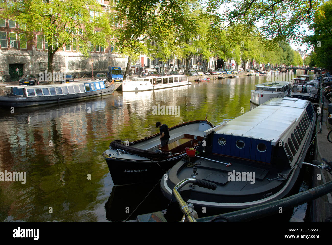 Canal waterway barge boat amsterdam hi-res stock photography and images ...