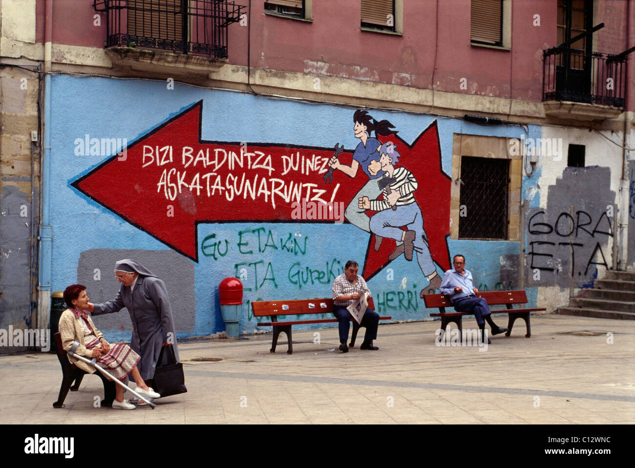 Bilbao mural hi-res stock photography and images - Alamy