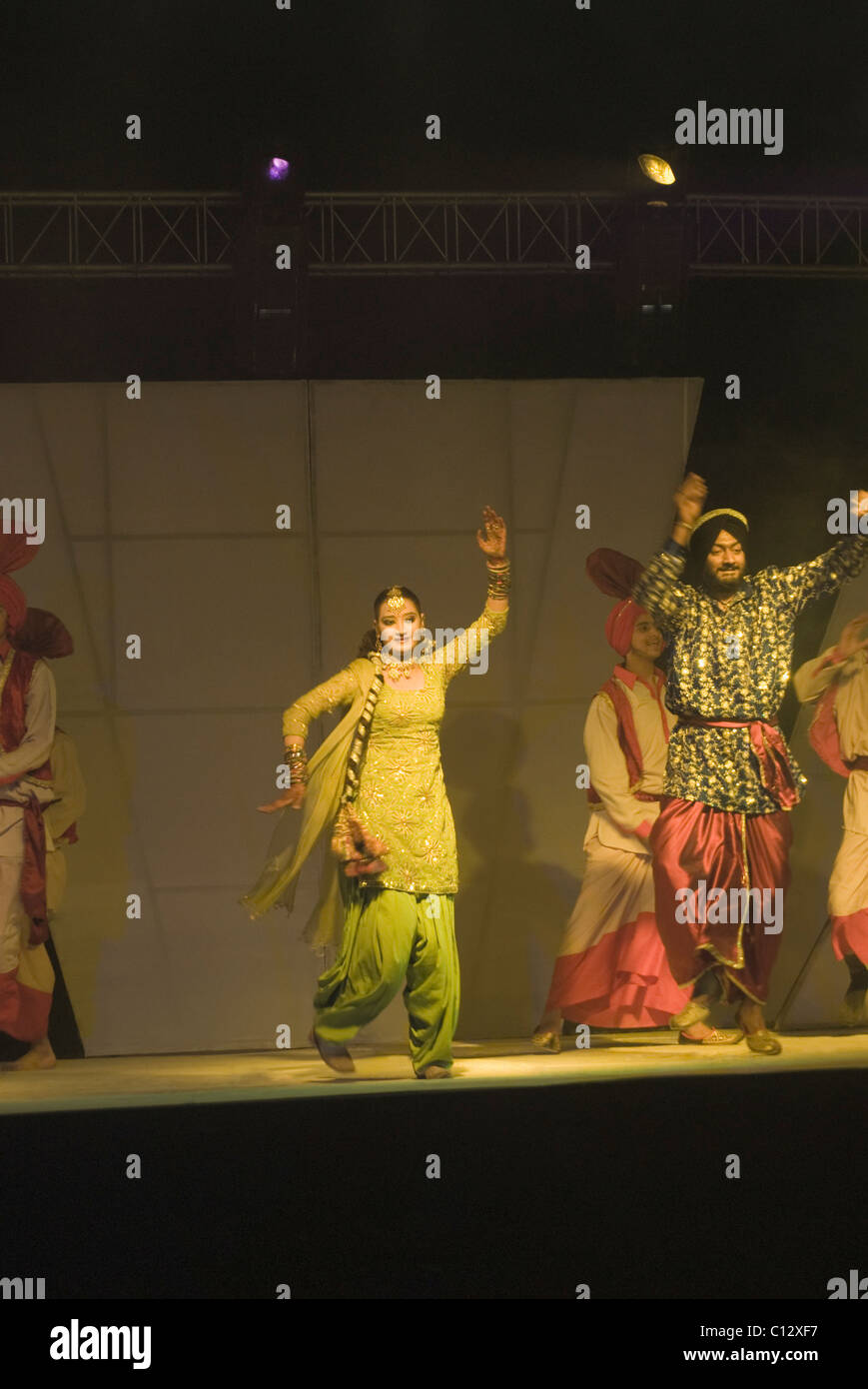 Indian wedding dance hi-res stock photography and images - Alamy