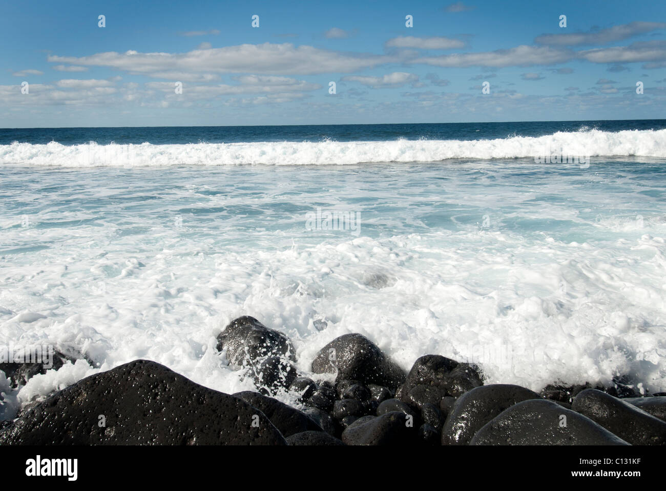 Black rocks hi-res stock photography and images - Alamy