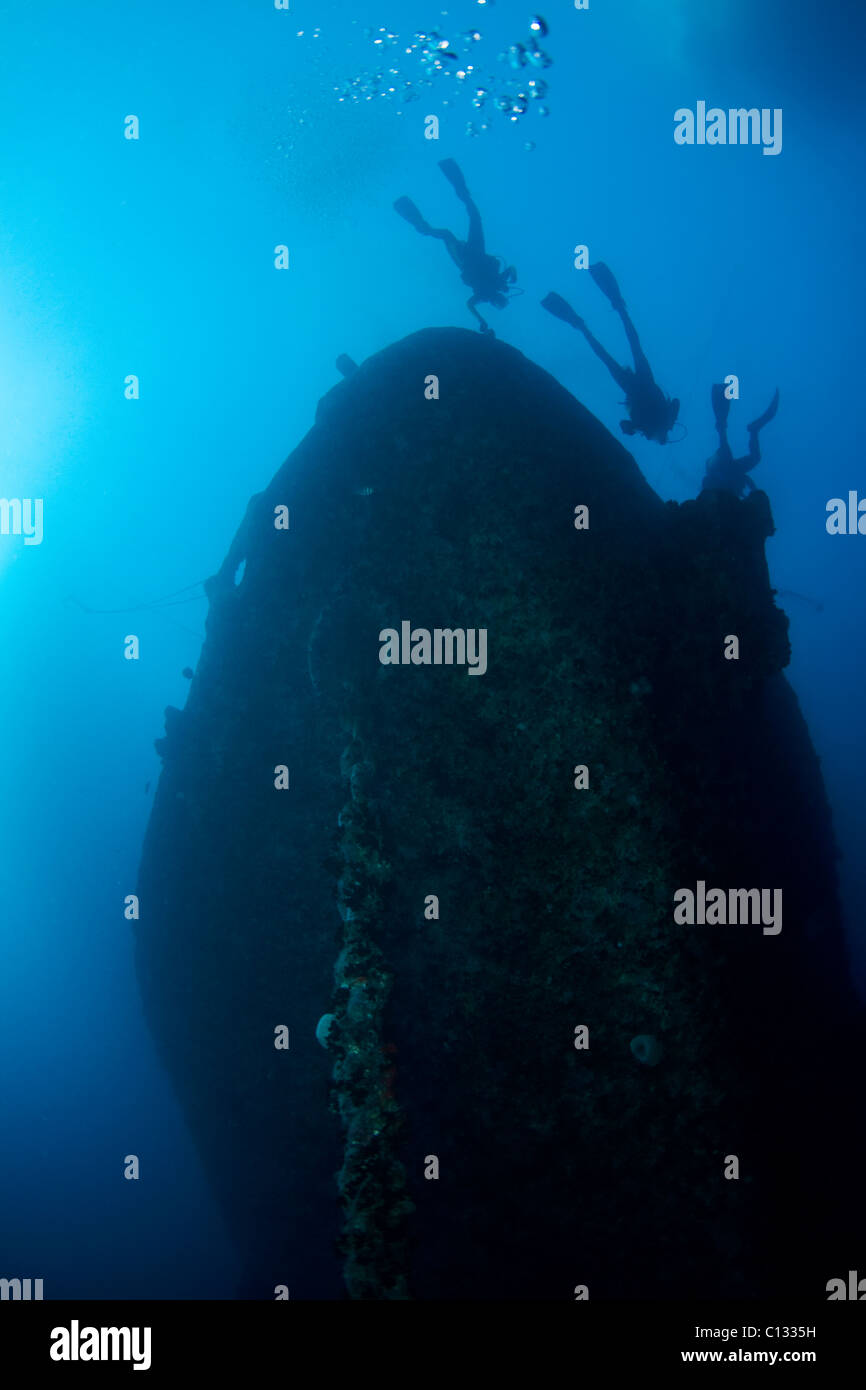 Rusted old ship wreckage under the sea Stock Photo - Alamy
