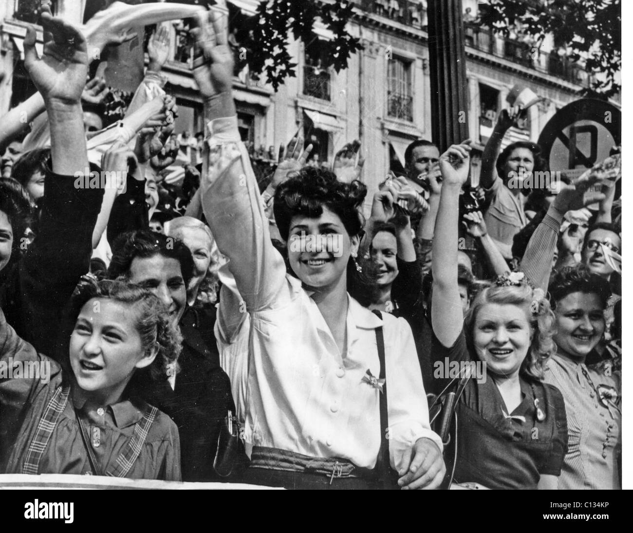 LIBERATION OF PARIS Parisian welcome Allied units in late August 1944 ...