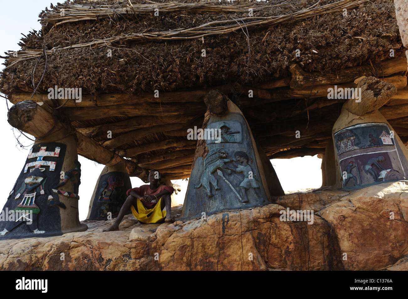 Togu Na in Amani village. Pays Dogon, Mali Stock Photo - Alamy