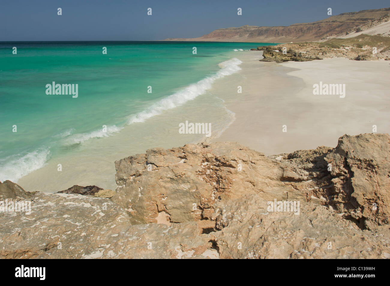 Turquoise sea breaking onto Erher Beach, Socotra, Yemen Stock Photo - Alamy