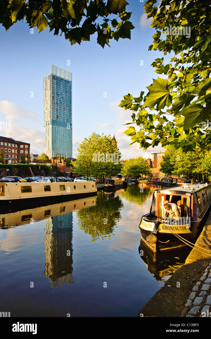 Castlefield canal area Manchester. Bright sunny day with canal and ...