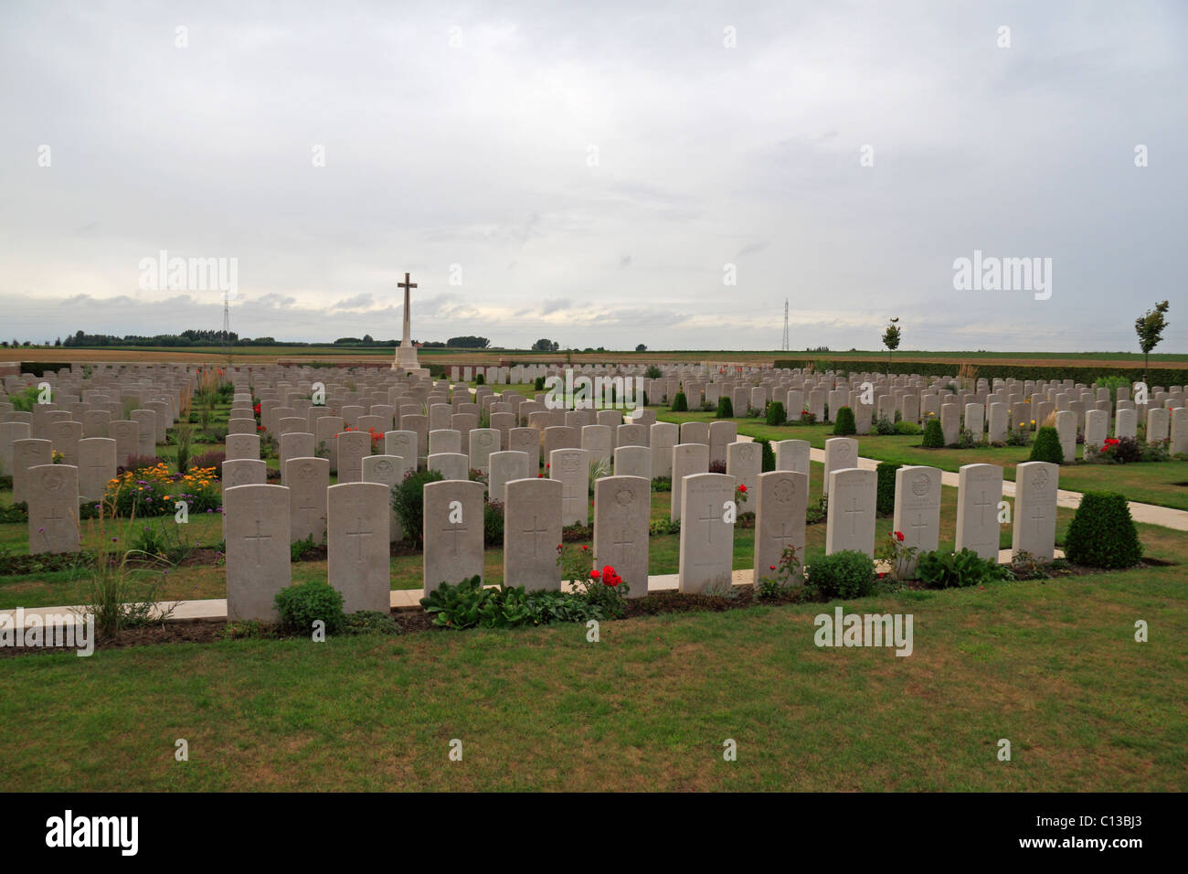 View towards Cross of Sacrifice over the headstones in the CWGC ...