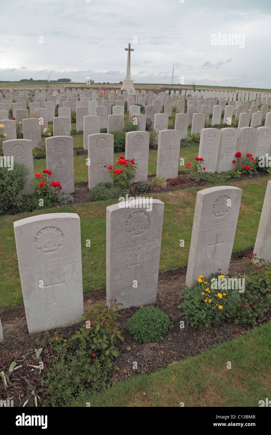 View towards Cross of Sacrifice over the headstones in the CWGC ...